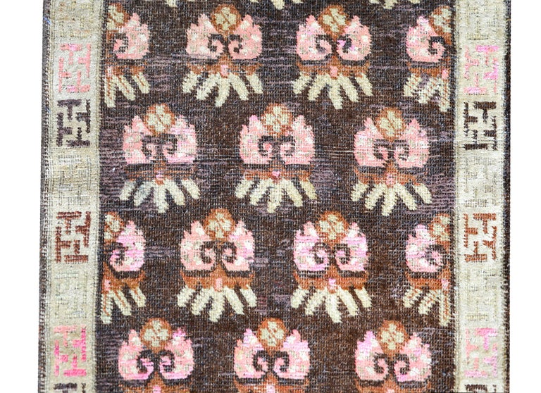 Early 20th Century Samarkand Rug For Sale at 1stDibs