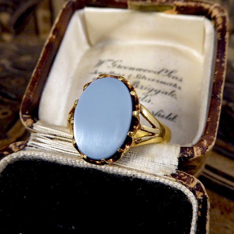 Early 20th Century Sardonyx Signet Ring in 18ct Yellow Gold For Sale at ...