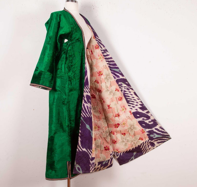Early 20th Century Silk Green Velvet Chapan with a Russian Print Lining ...
