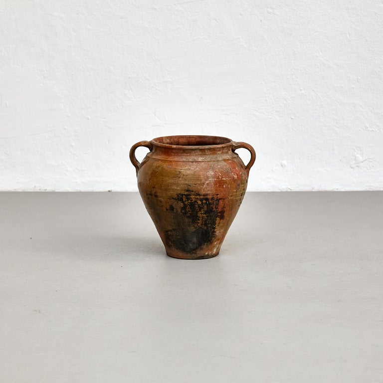 Early 20th Century Traditional Spanish Ceramic Vase For Sale at 1stDibs