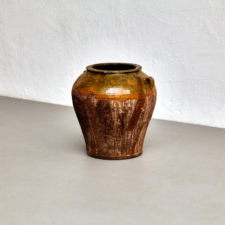 Early 20th Century Traditional Spanish Ceramic Vase For Sale at 1stDibs