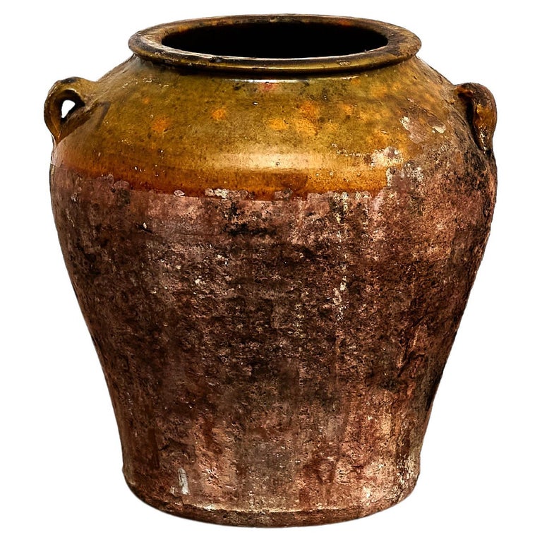 Early 20th Century Traditional Spanish Ceramic Vase For Sale at 1stDibs