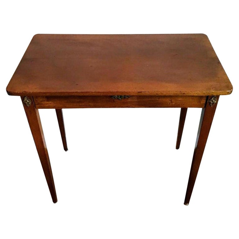 Early American Federal Period Mahogany Table at 1stDibs