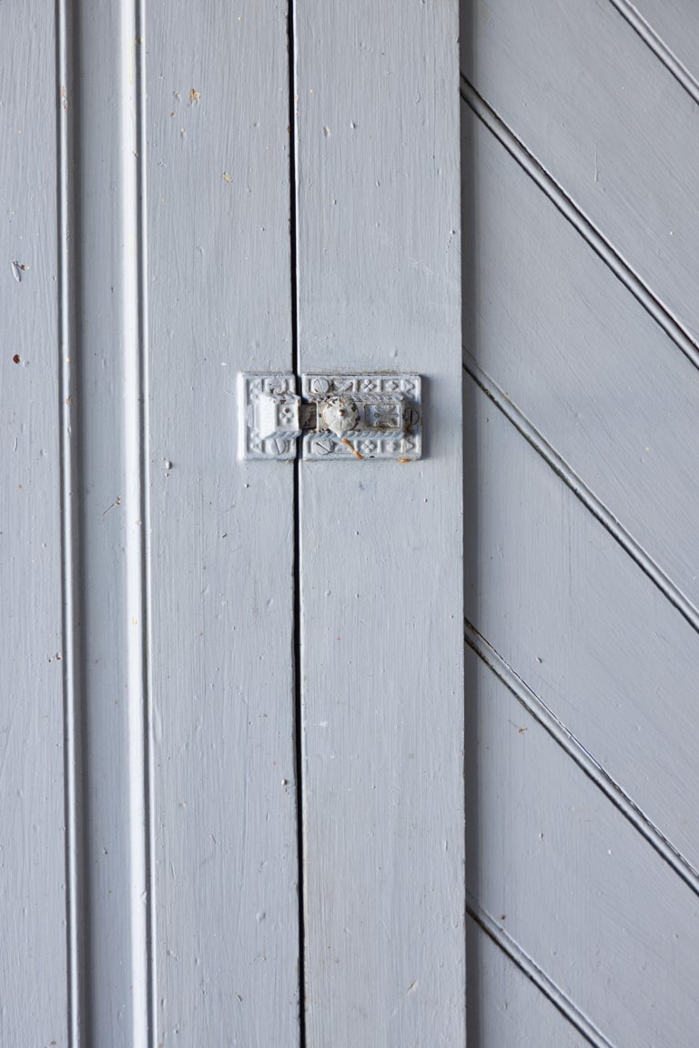 Early American Hutch with Diagonal Planking at 1stDibs | american planking