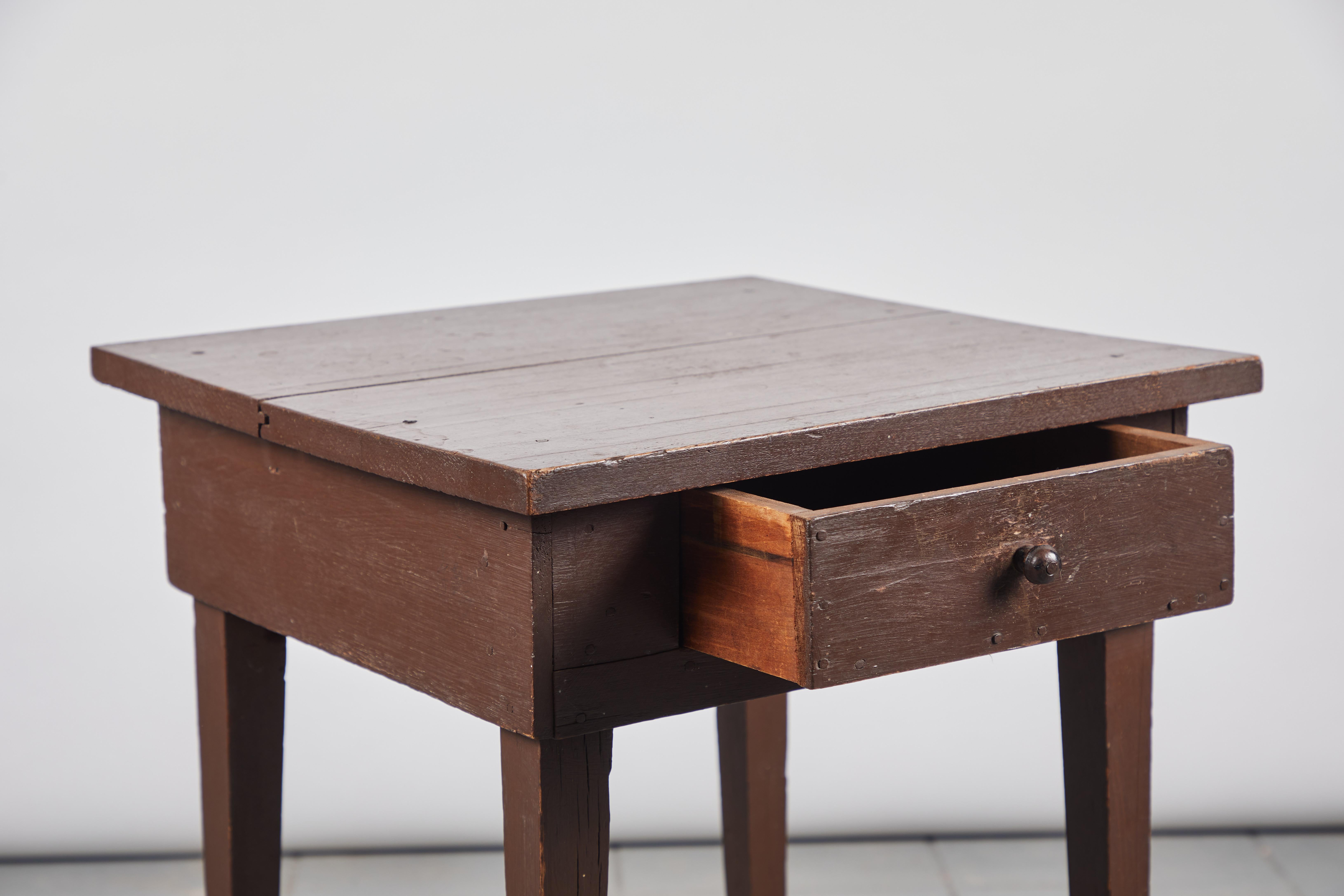 Early American Single Drawer Side Table at 1stDibs | side table with drawer