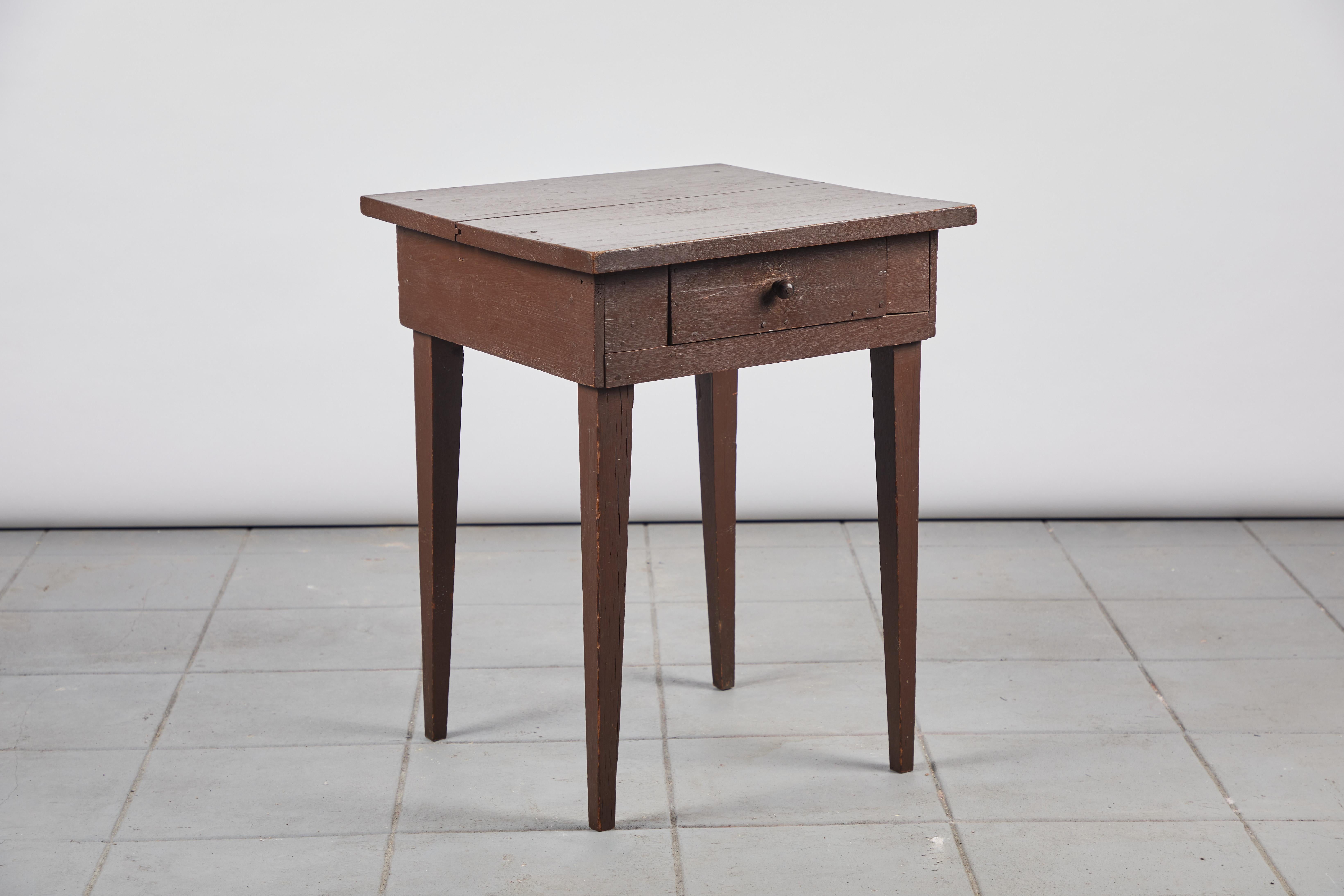 Early American Single Drawer Side Table at 1stDibs | side table with drawer