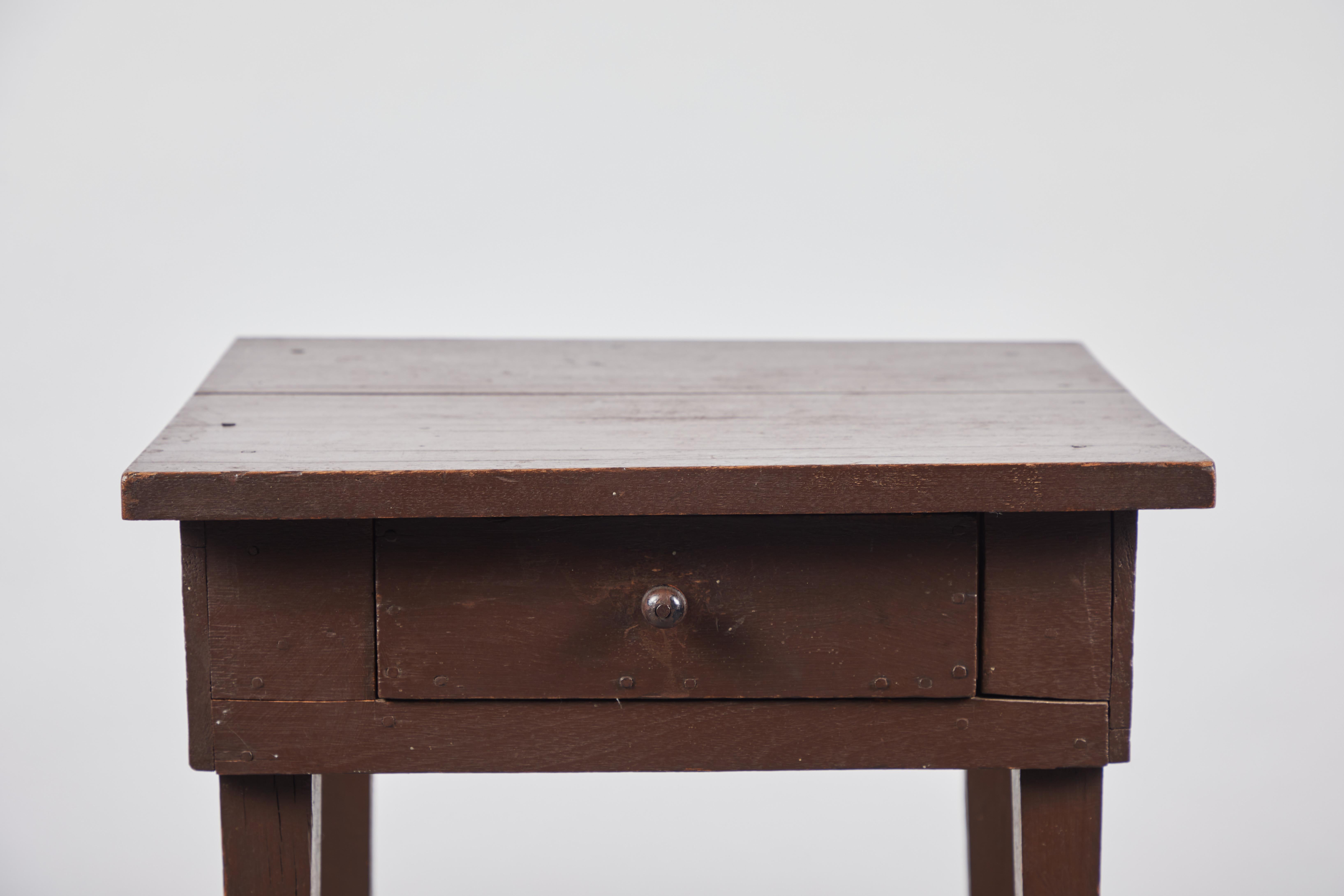 Early American Single Drawer Side Table at 1stDibs | side table with drawer