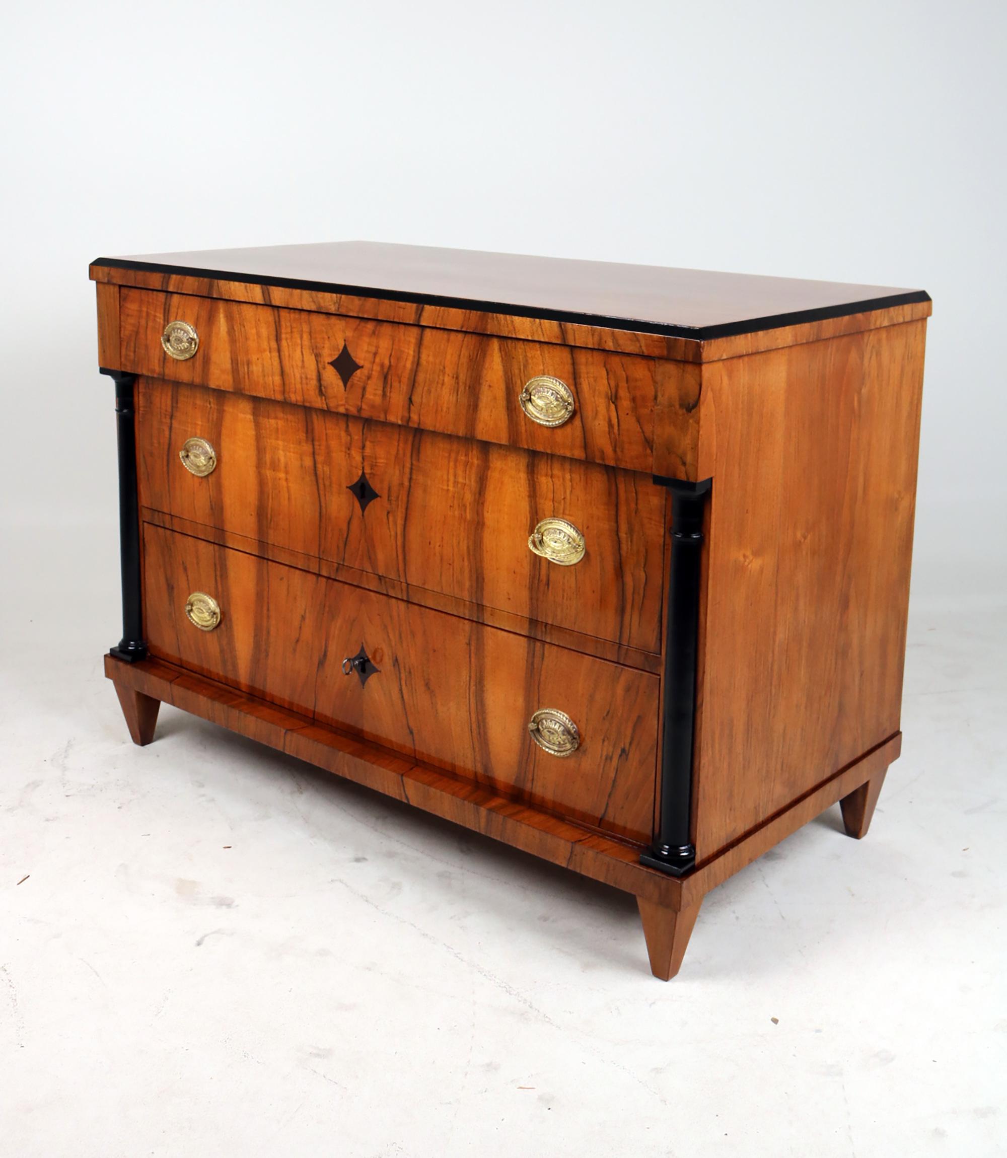 Early Biedermeier Chest of Drawers For Sale at 1stDibs