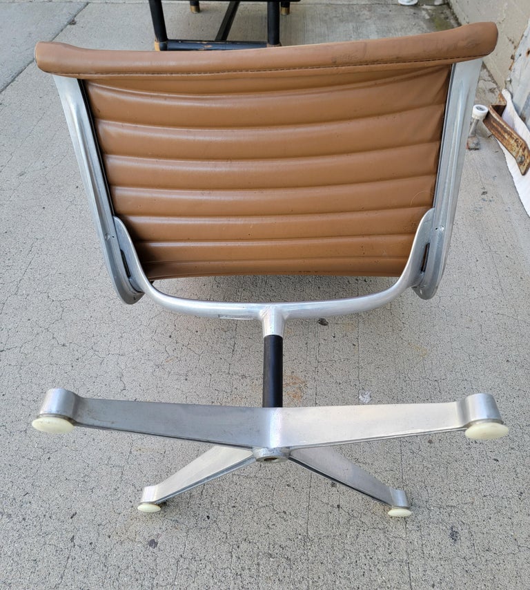 Early Eames Aluminum Group Swivel Chair at 1stDibs
