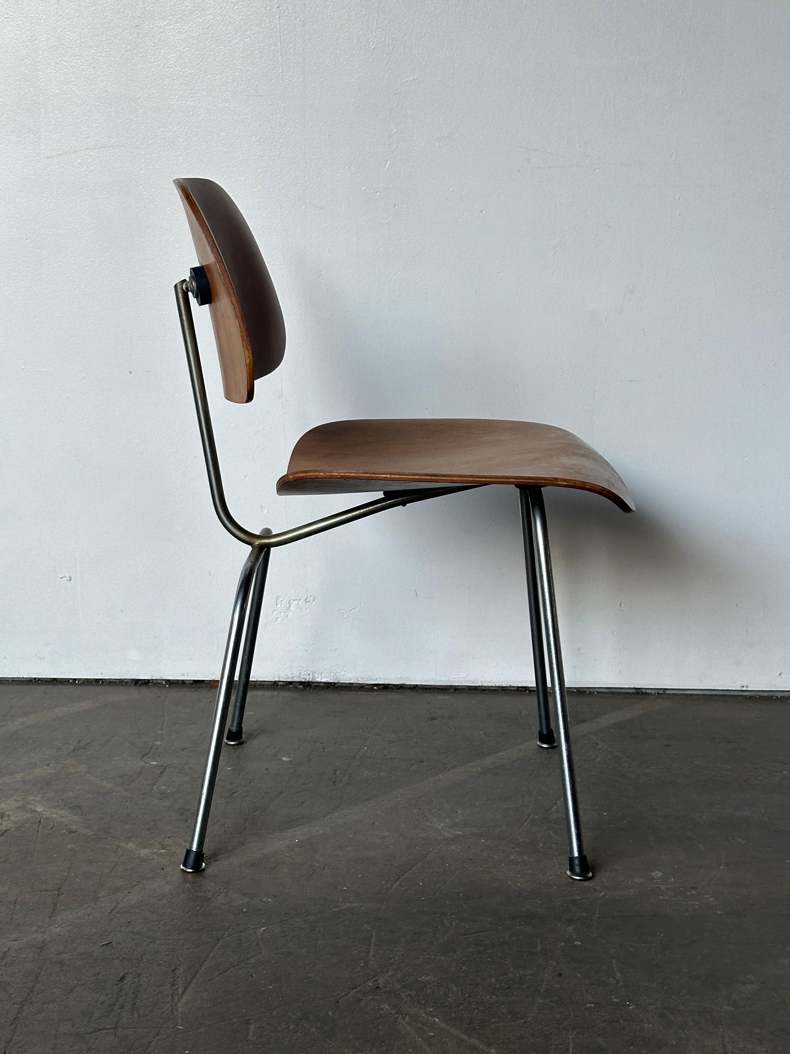 Early Eames DCM Dining Chair by Herman Miller, 1950s Edition For Sale at 1stDibs