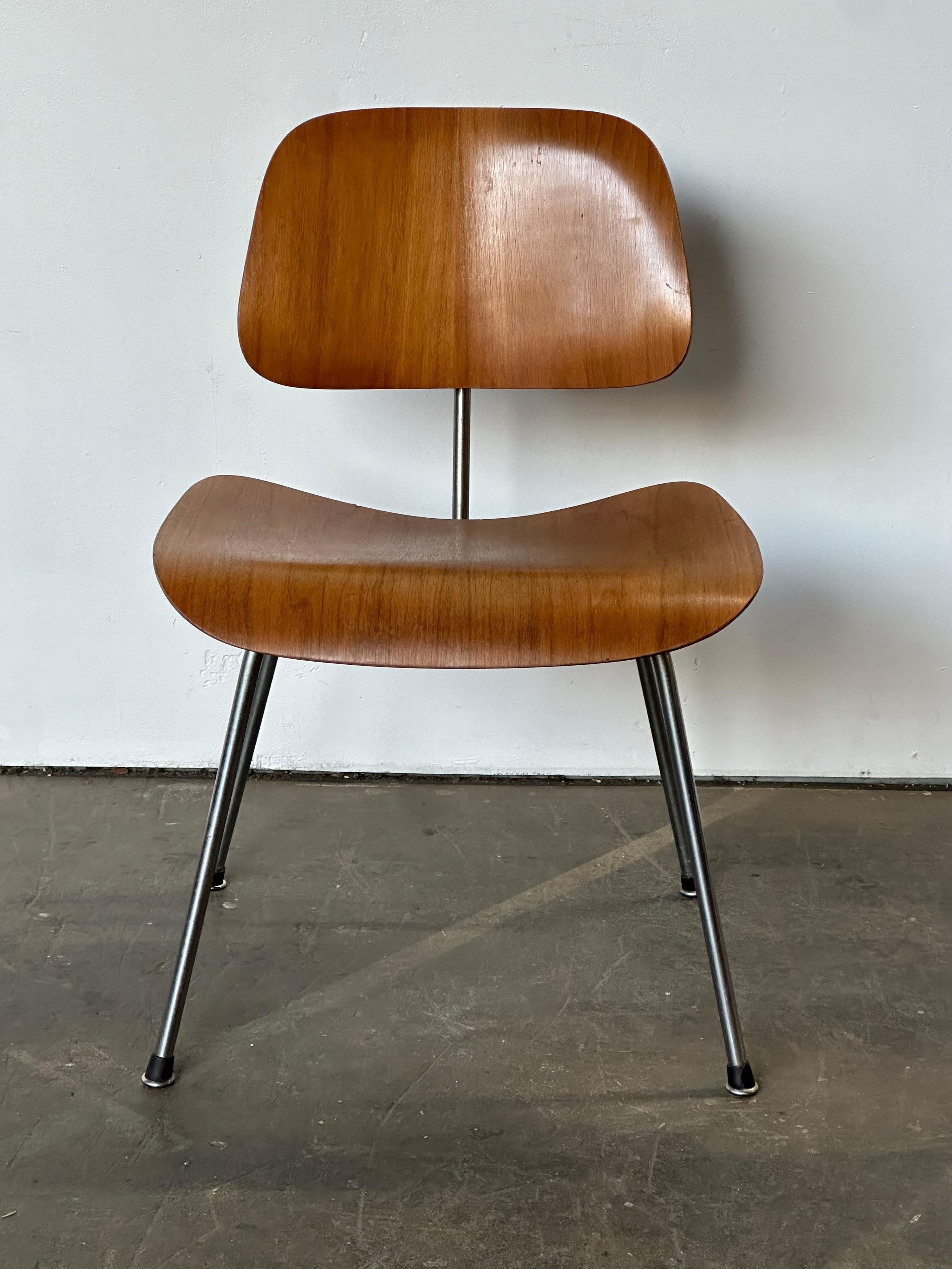 Early Eames DCM Dining Chair by Herman Miller, 1950s Edition For Sale ...