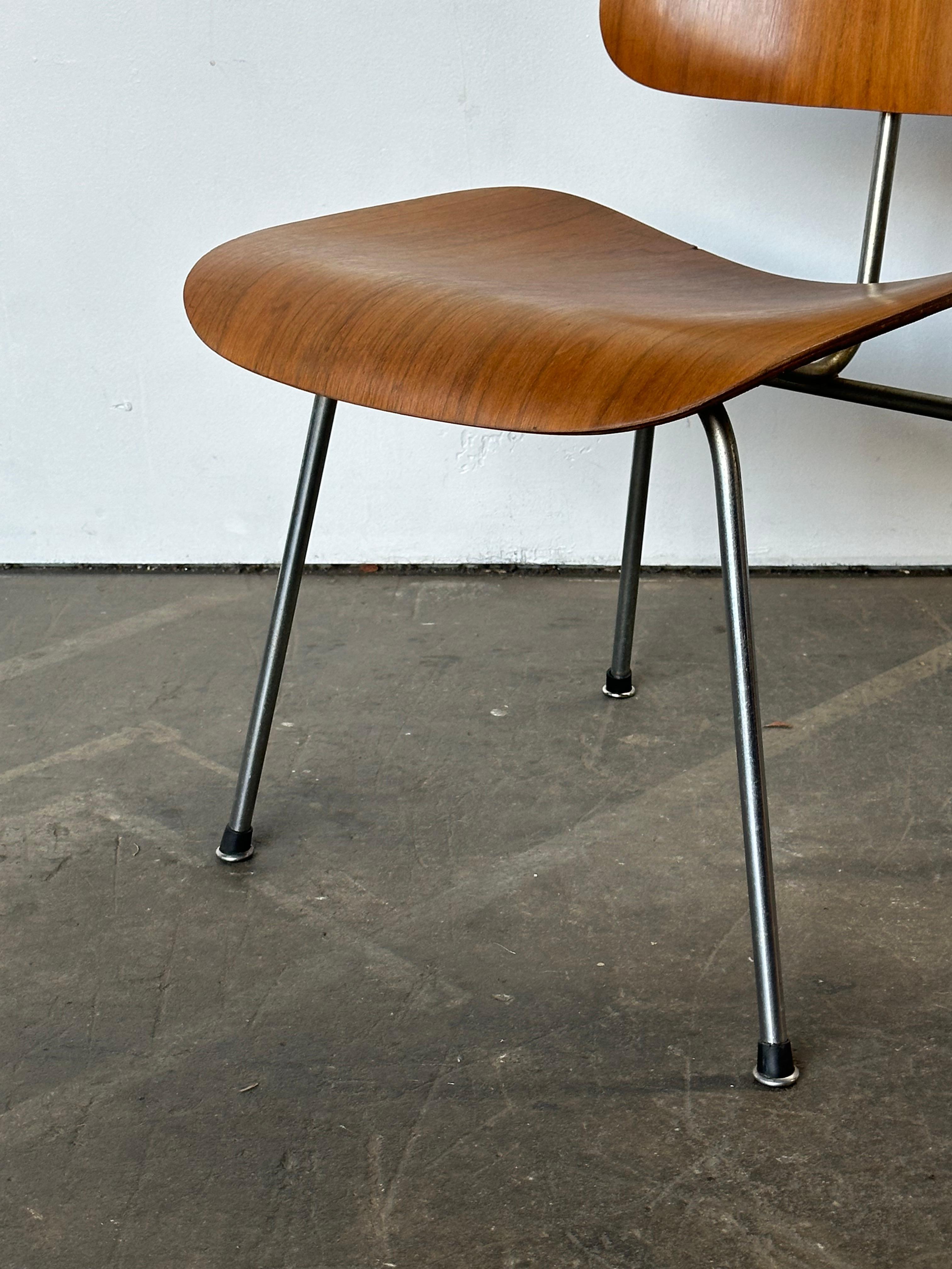 Early Eames DCM Dining Chair by Herman Miller, 1950s Edition For Sale ...