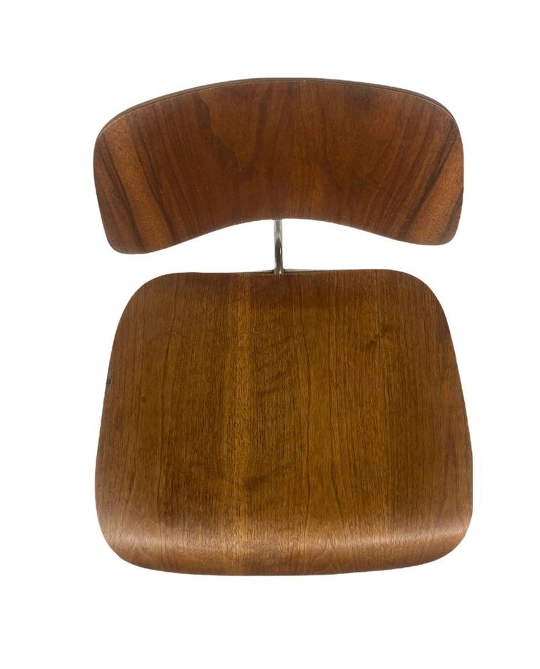Early Eames DCM Dining Chair in Walnut by Evans Products at 1stDibs