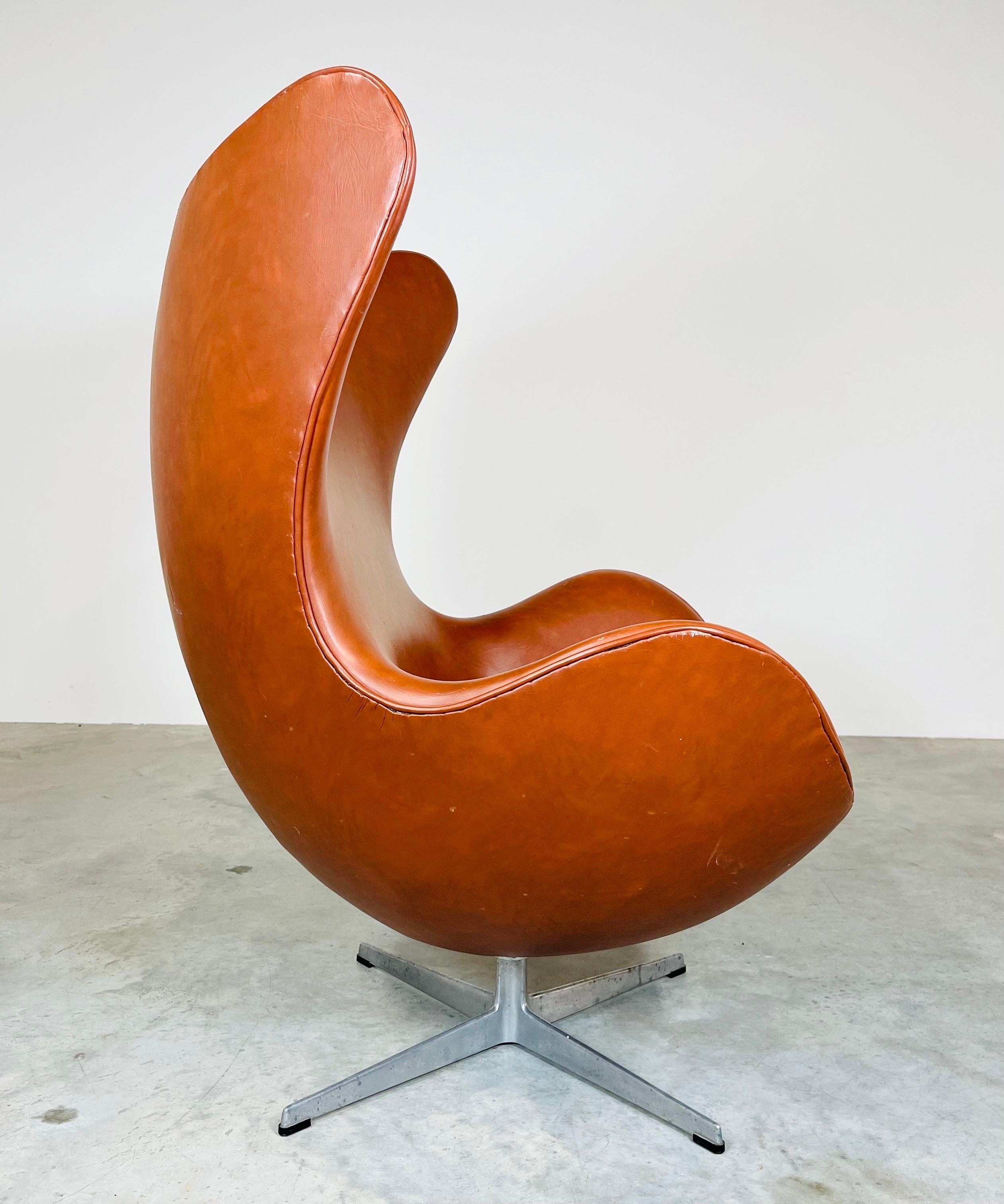 Early Egg Chair by Arne Jacobsen for Fritz Hansen at 1stDibs | egg ...