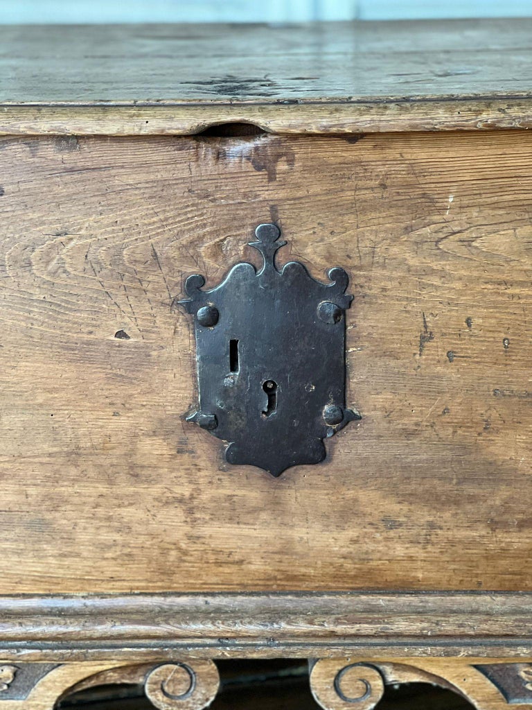 Early French Pine Decorative Trunk For Sale at 1stDibs