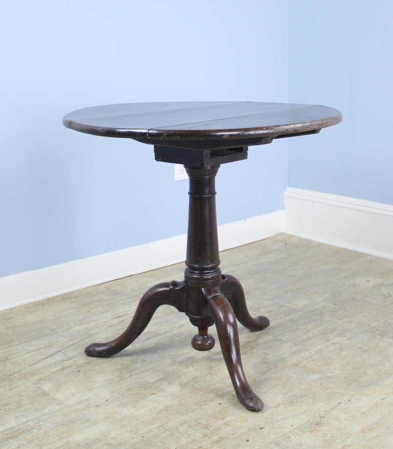 Early Georgian Period Oak Tripod Based Lamp Table For Sale at 1stDibs