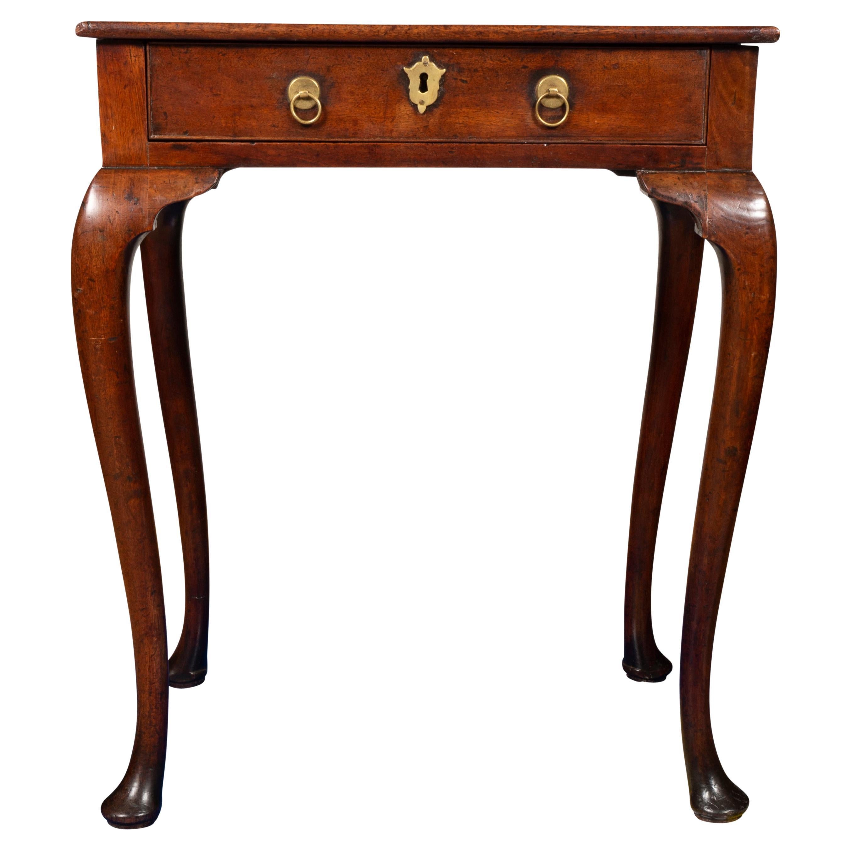 Pair of Georgian Walnut Side Table For Sale at 1stDibs