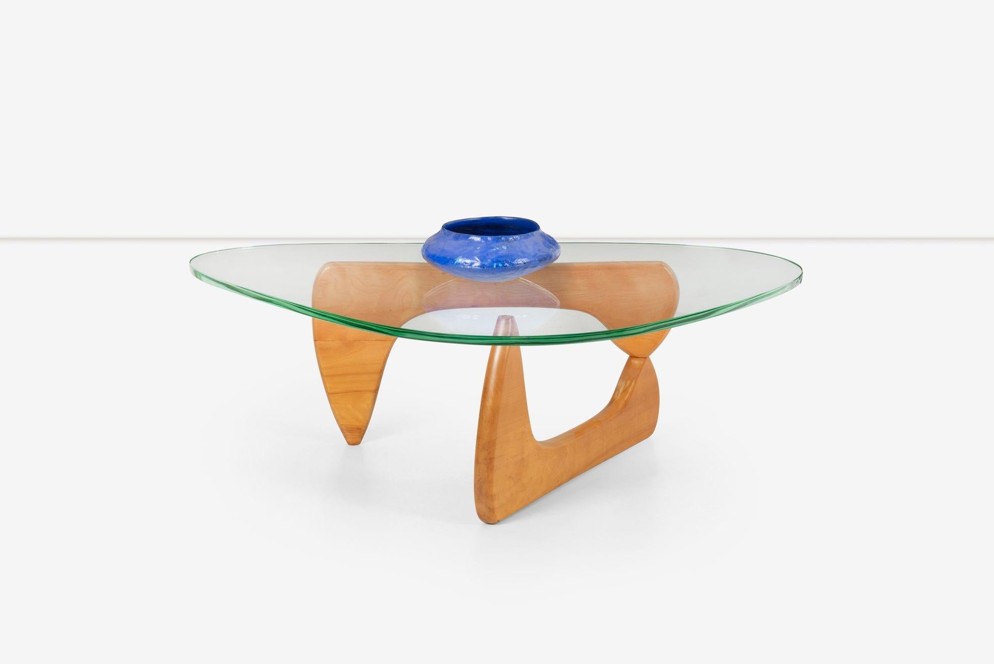 Early Isamu Noguchi Coffee Table Model IN50 For Sale at 1stDibs