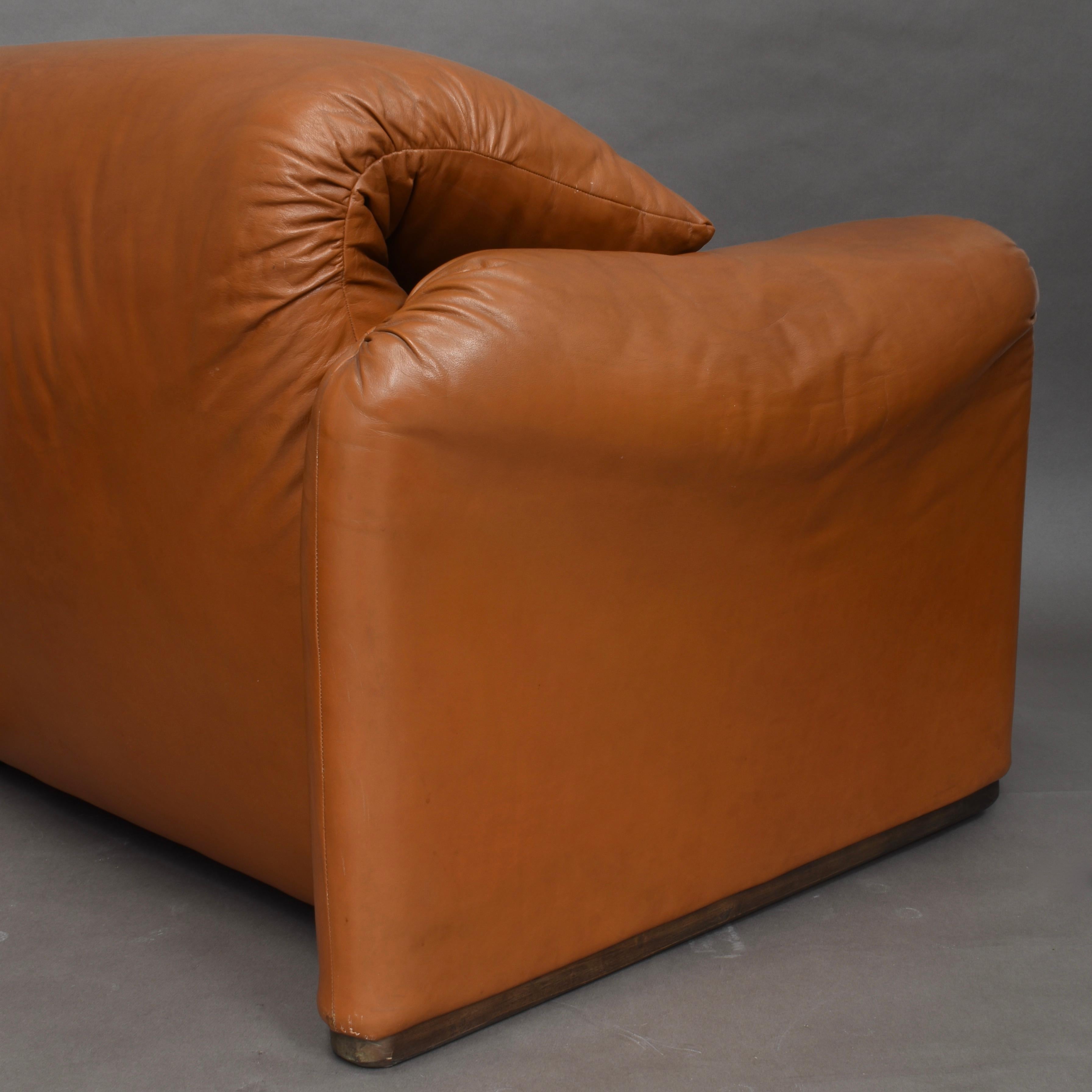 Early Maralunga Armchairs in Leather by Vico Magistretti for Cassina ...