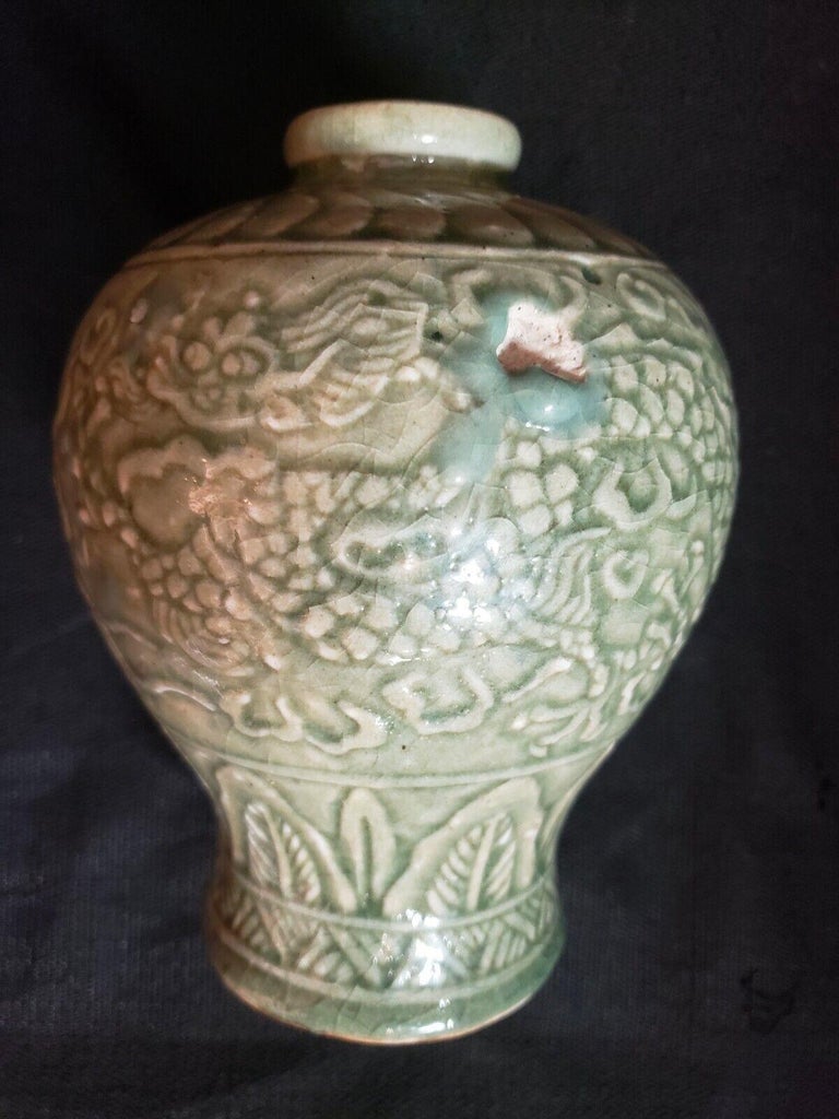 Early Ming, Floral Pattern Porcelain Plum Vase For Sale at 1stDibs
