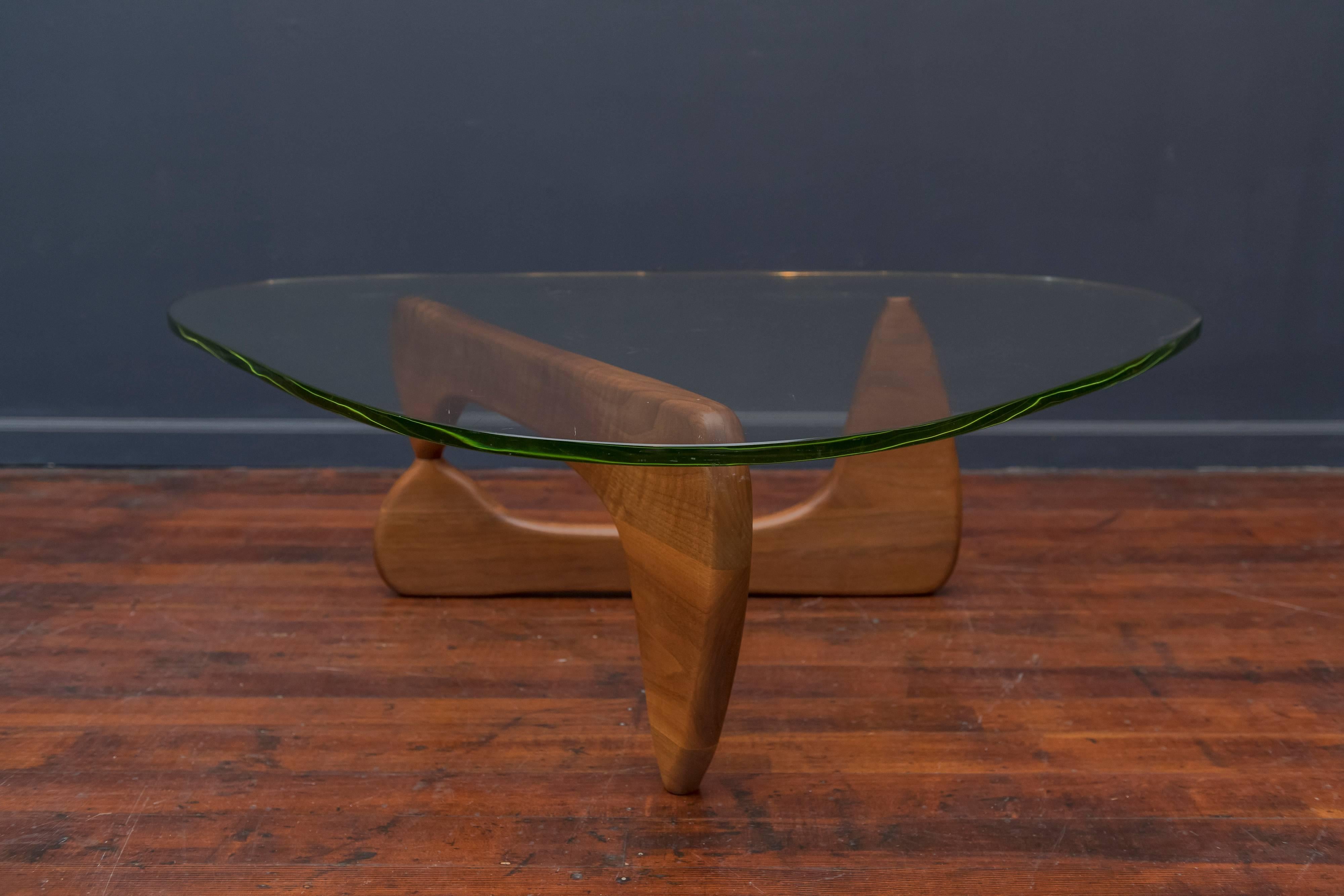 Early Isamu Noguchi Coffee Table Model IN-50 at 1stDibs