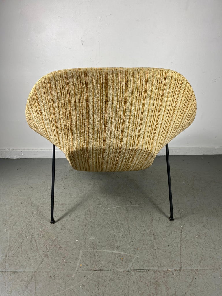 Early Production Eero Saarinen for Knoll Womb Chair / Classic Modern ...