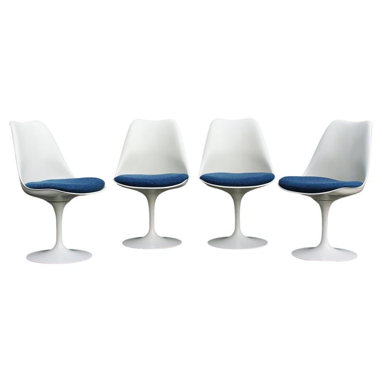 Early Production Saarinen Tulip Dining Chairs For Sale at 1stDibs