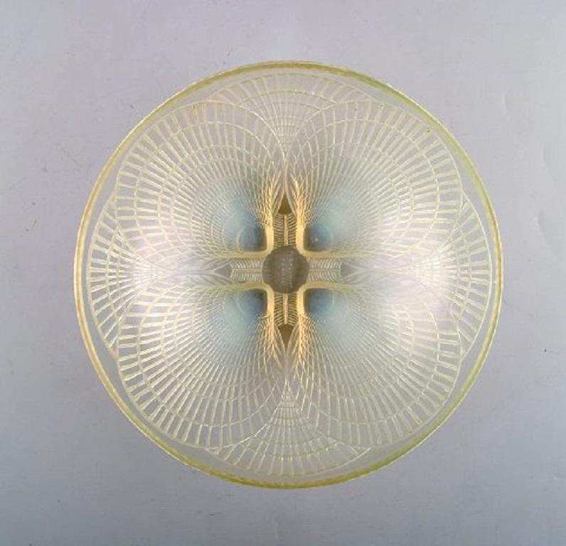 Early René Lalique "Coquilles" Bowl in Art Glass Decorated with Sea ...
