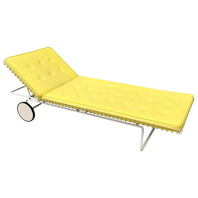 Early Richard Schultz Model 715 Chaise Longue for Knoll at 1stDibs