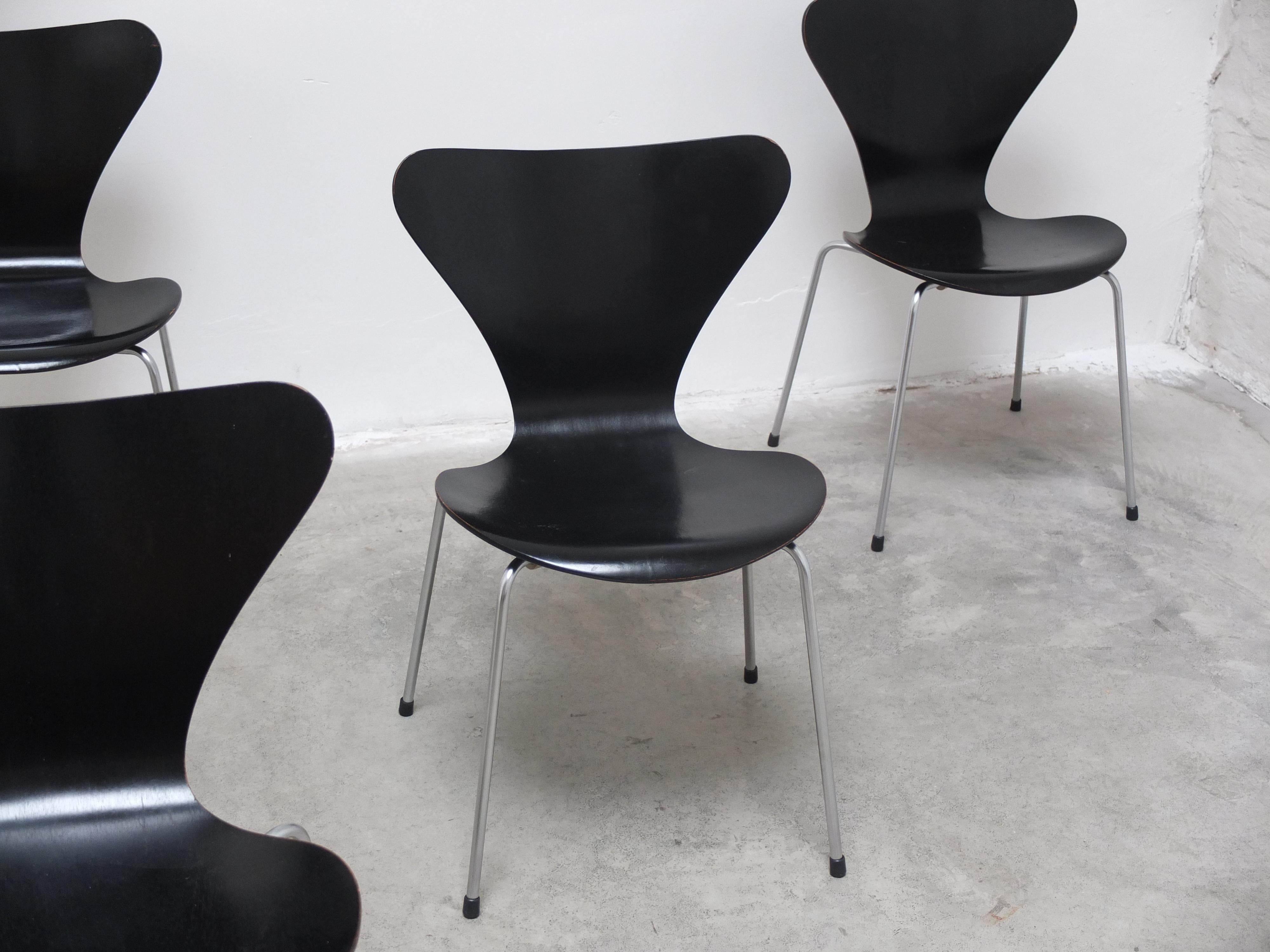 Early Set of 6 'Series 7' Chairs by Arne Jacobsen for Fritz Hansen ...