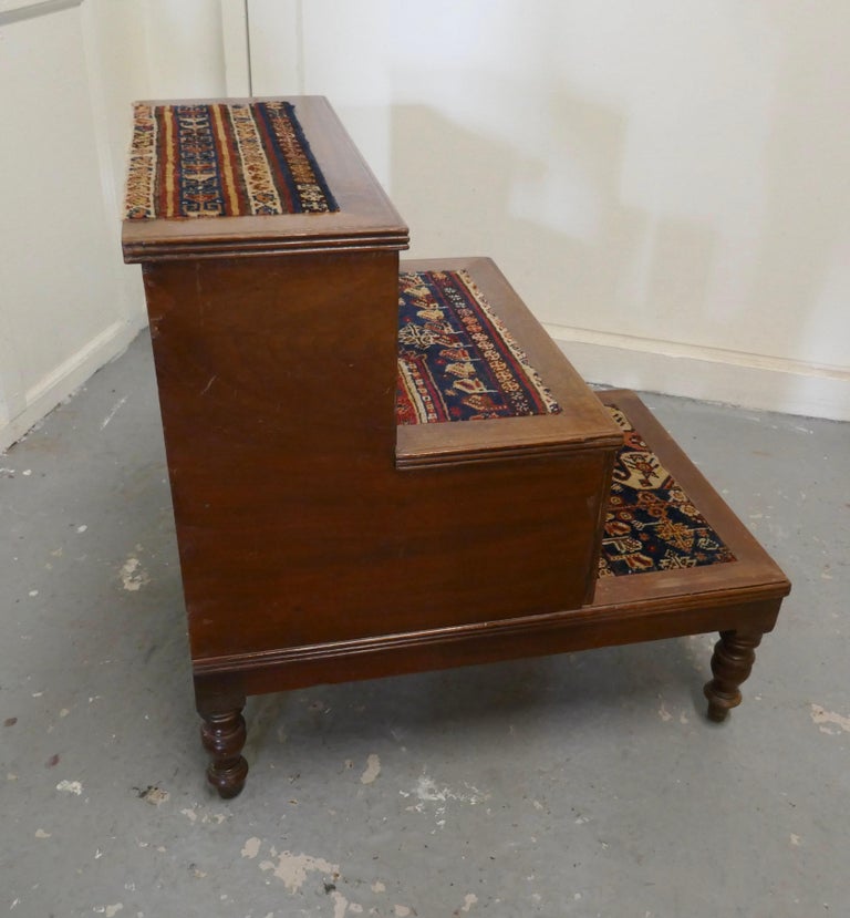 Early Victorian Library Steps on Turned Legs For Sale at 1stDibs