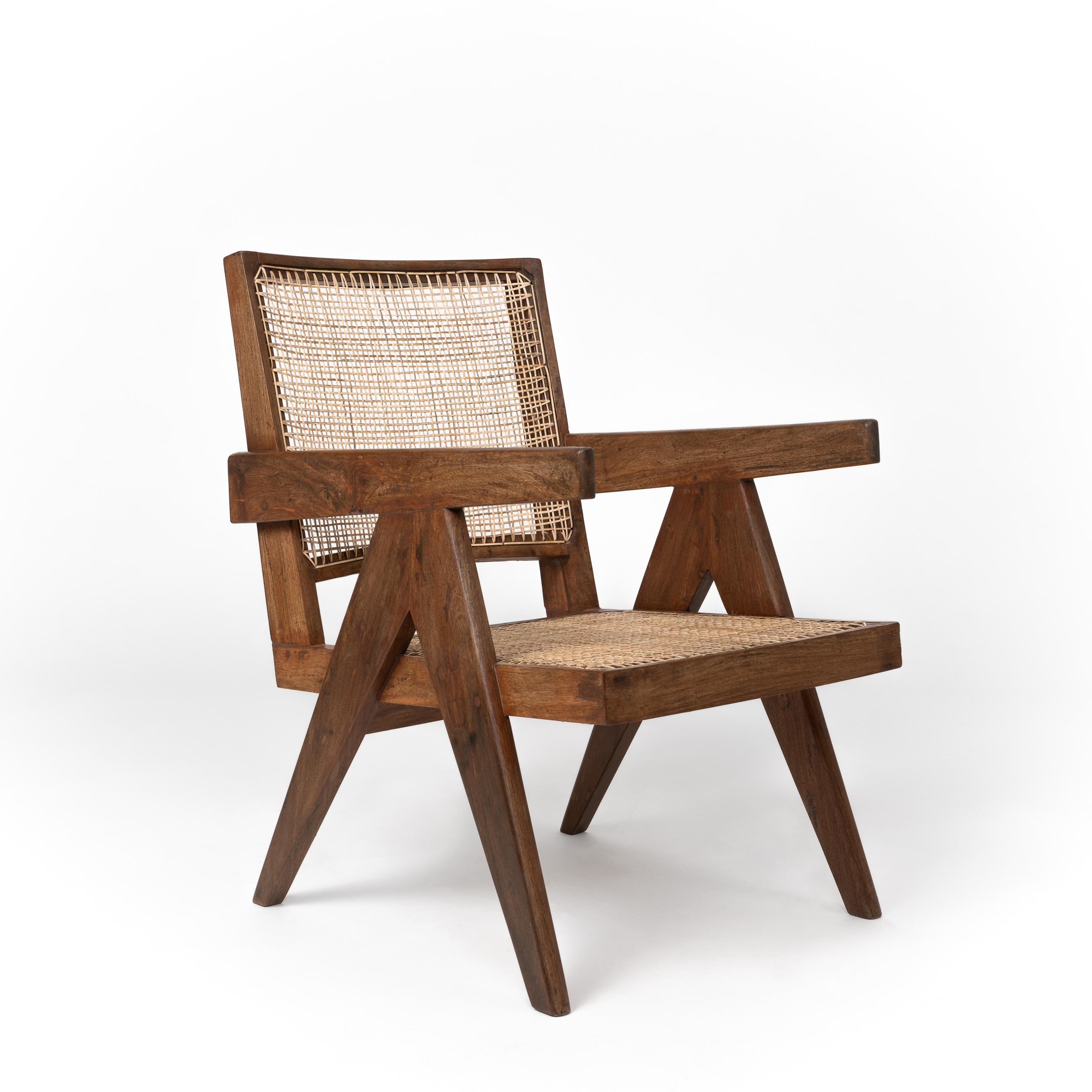 Easy arm chair For Sale at 1stDibs