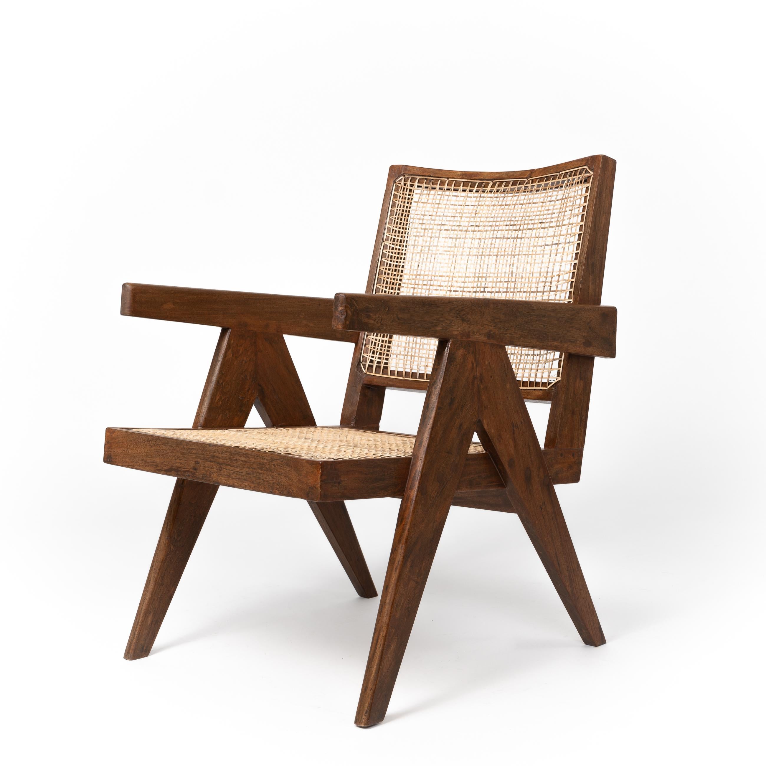 Easy arm chair For Sale at 1stDibs