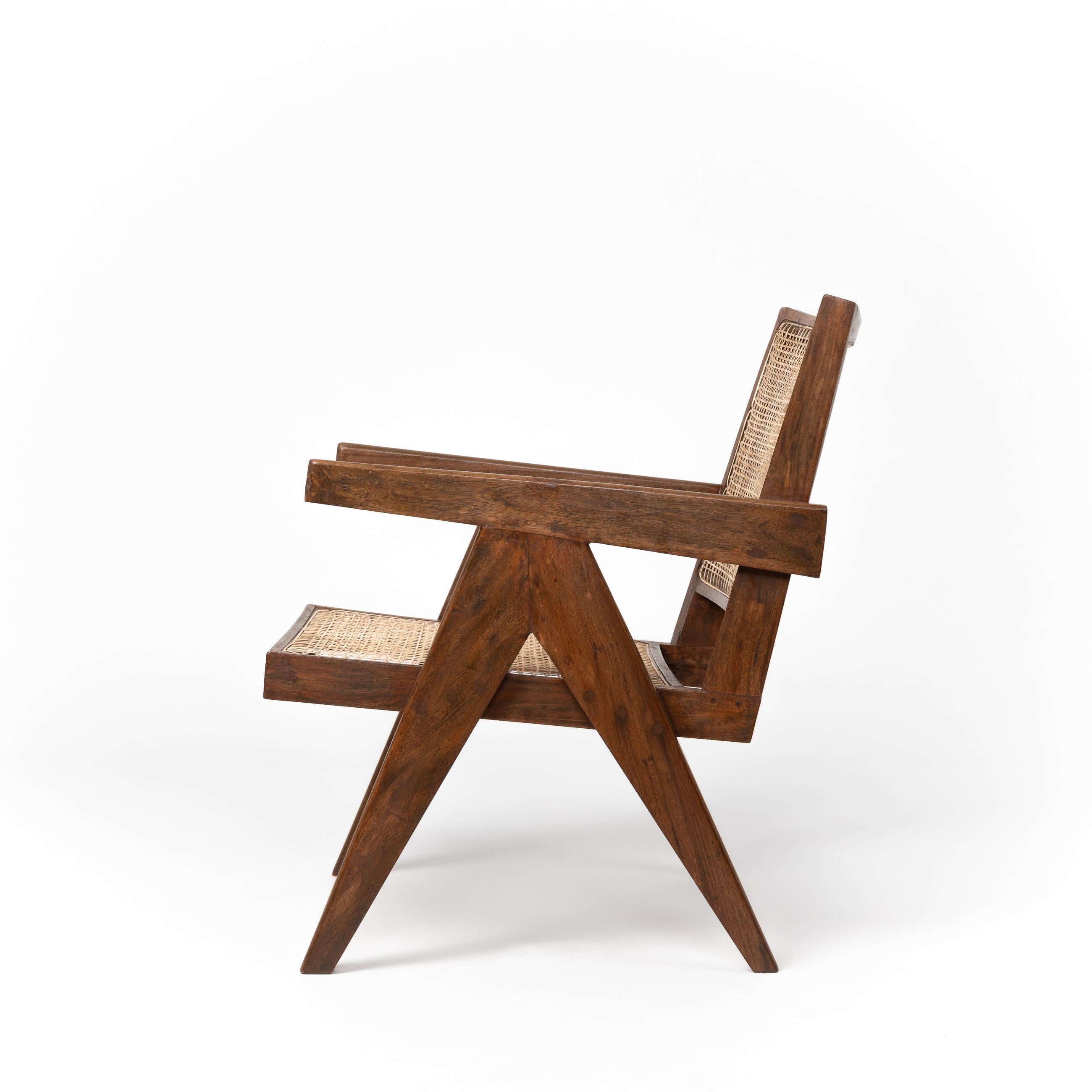 Easy arm chair For Sale at 1stDibs