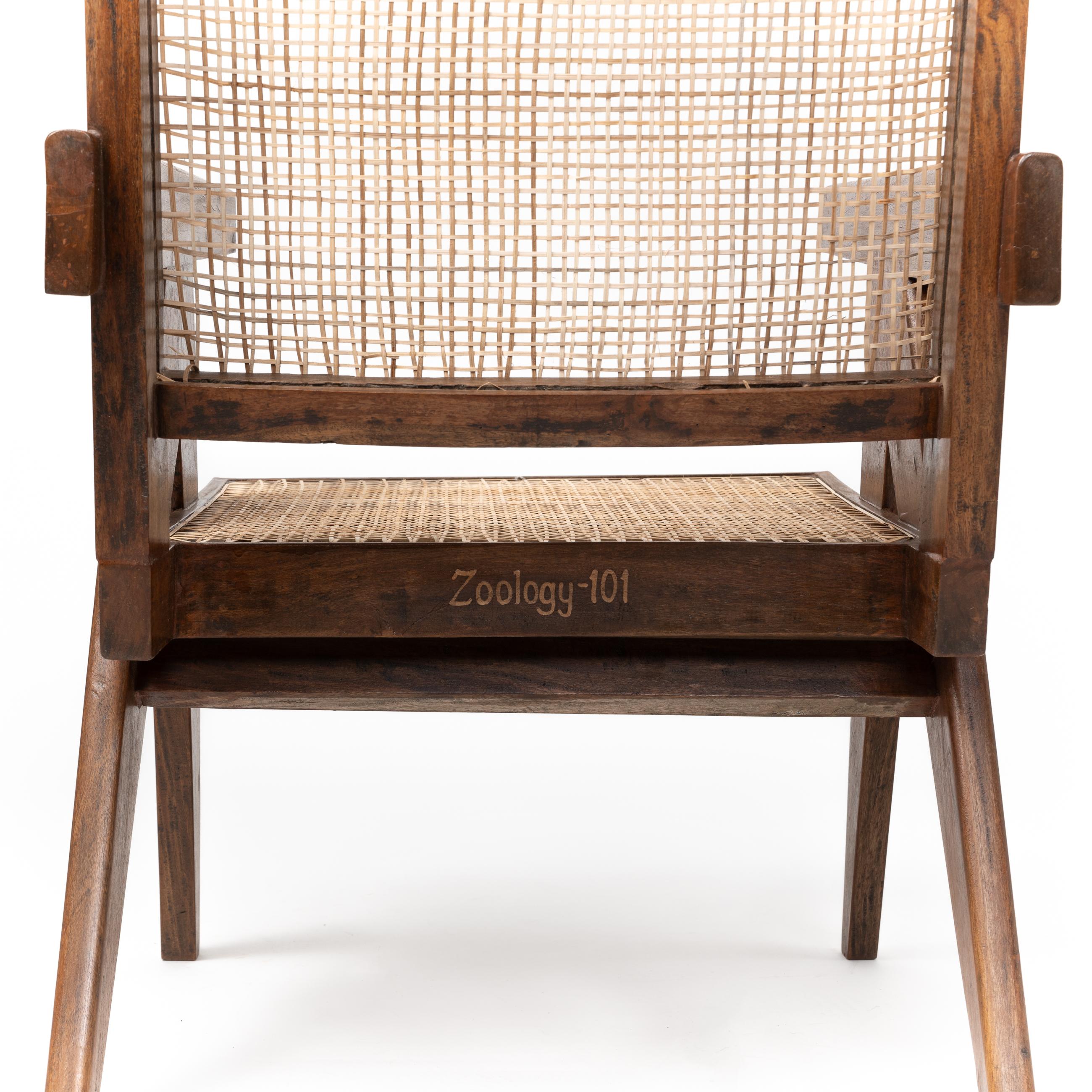 Easy arm chair For Sale at 1stDibs