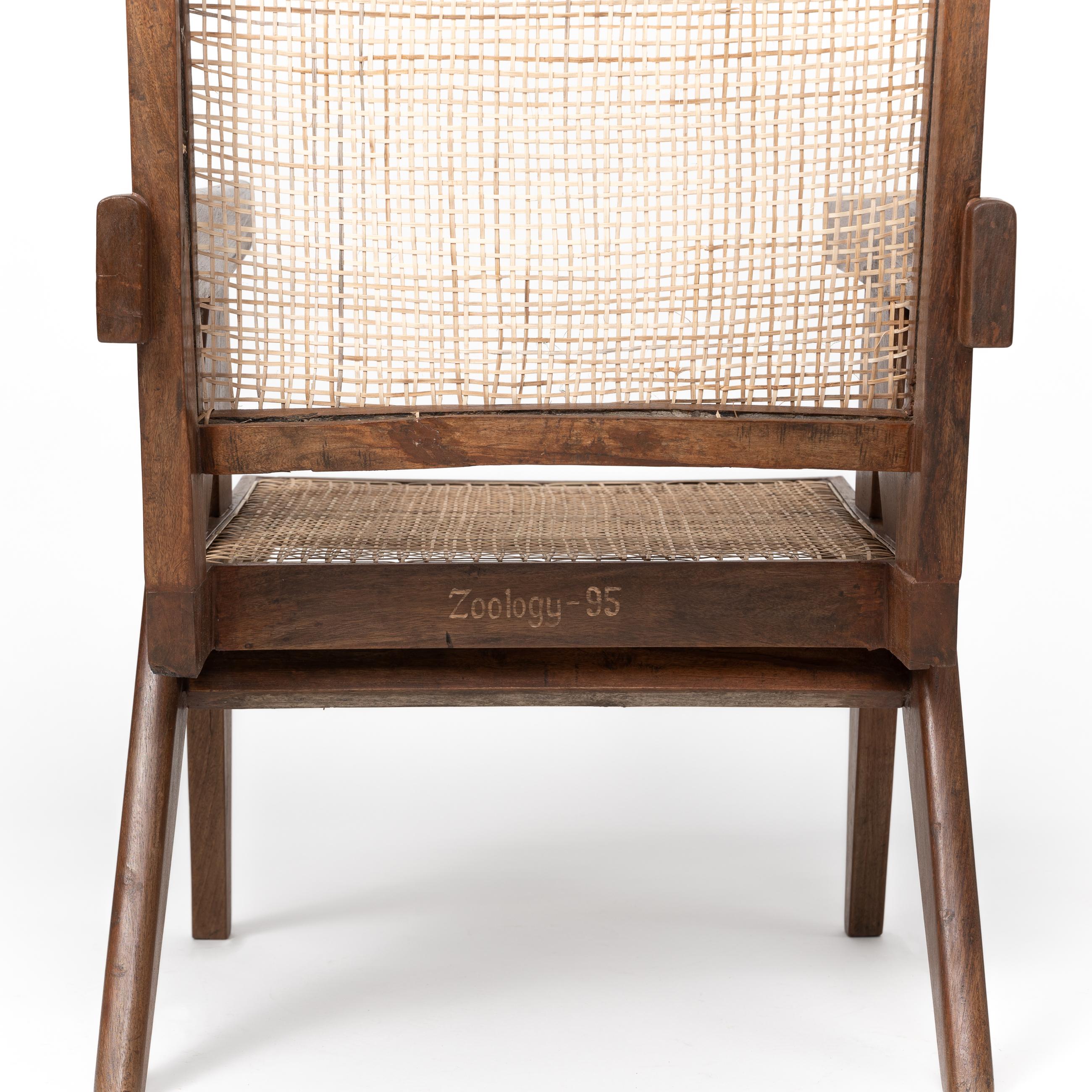 Easy arm chair For Sale at 1stDibs