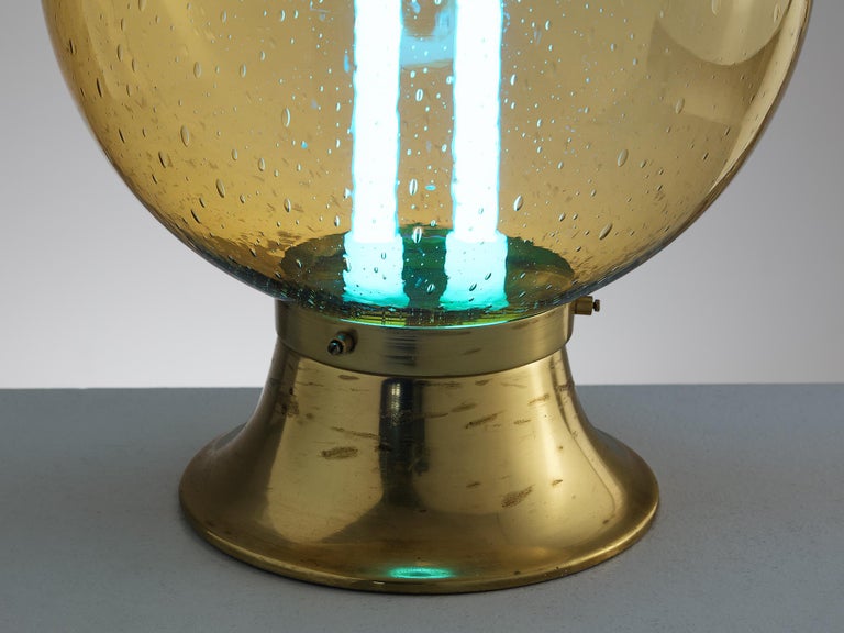 Eccentric Table Lamp in Brass and Decorative Glass For Sale at 1stDibs