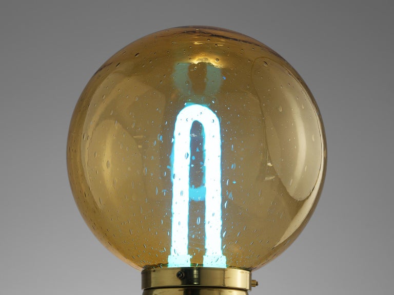 Eccentric Table Lamp in Brass and Decorative Glass For Sale at 1stDibs