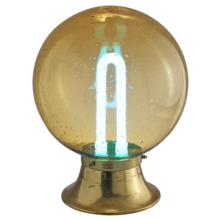 Eccentric Table Lamp in Brass and Decorative Glass For Sale at 1stDibs