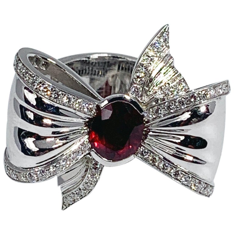 Ruby 18 Karat White Gold “Ribbon Knot” Ring by Édéenne, Paris For Sale ...