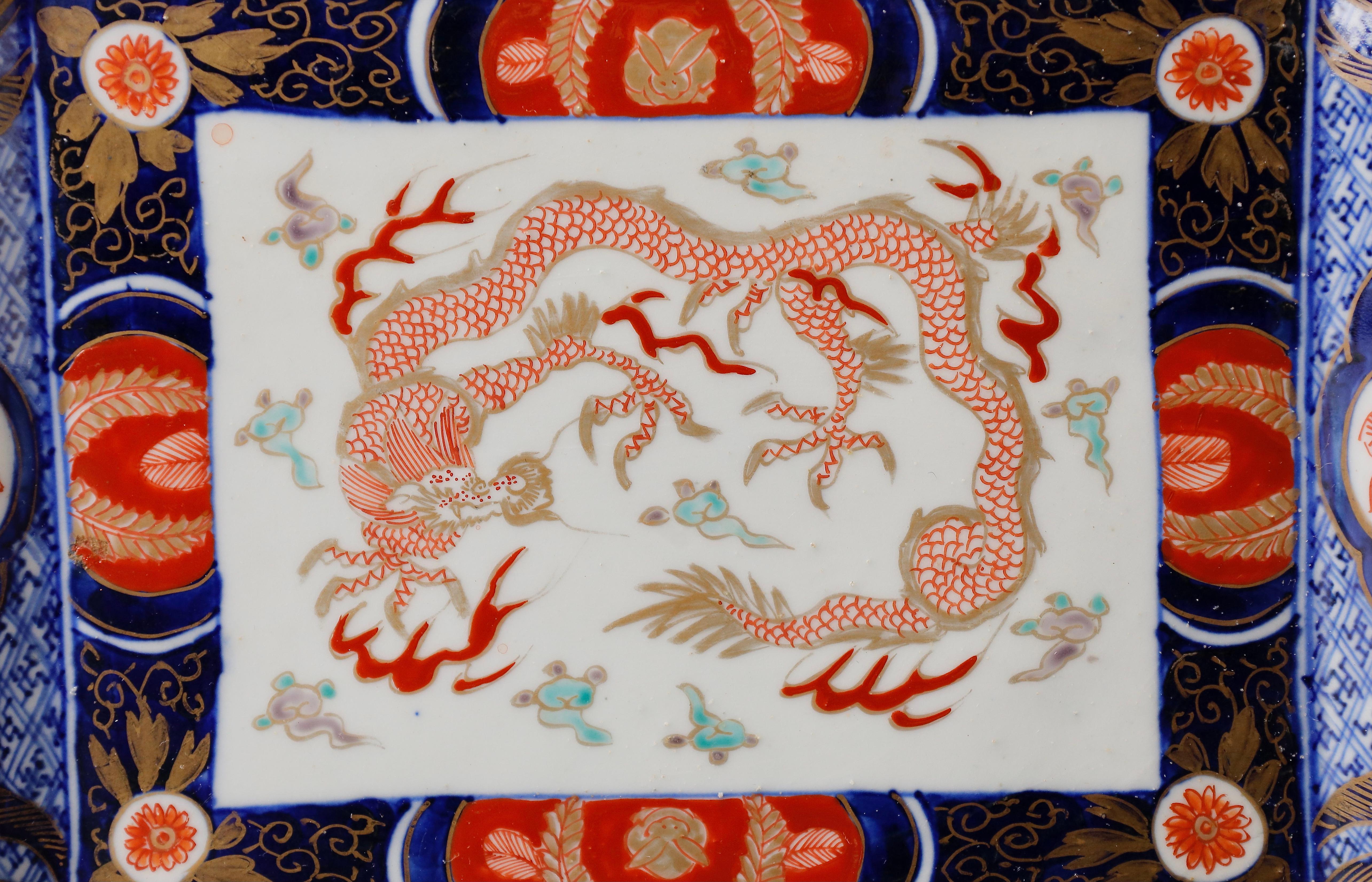 Edo Period Imari Porcelain Plate with Dragon Motive For Sale at 1stDibs