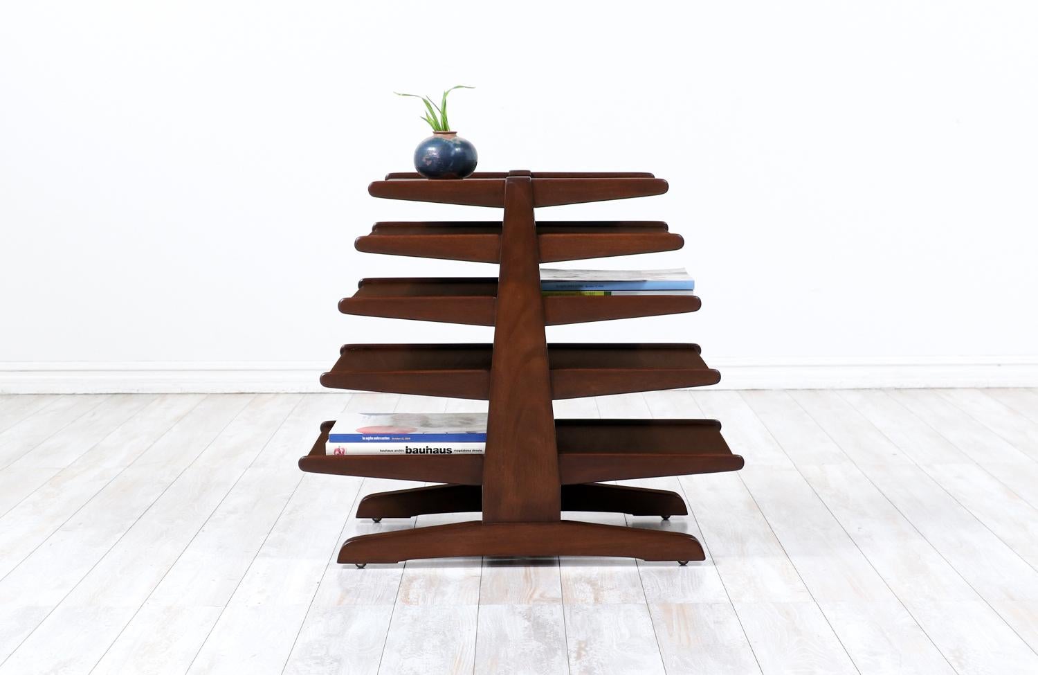 Edward J. Wormley Model-4765 Magazine Tree Table for Dunbar For Sale at ...
