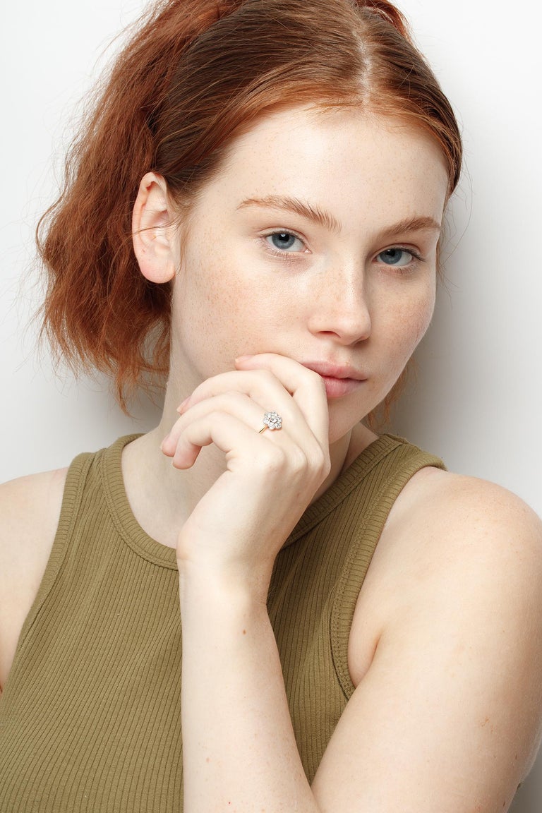 Edwardian 1.45ct Diamond Daisy Cluster Ring, c.1910s For Sale at 1stDibs