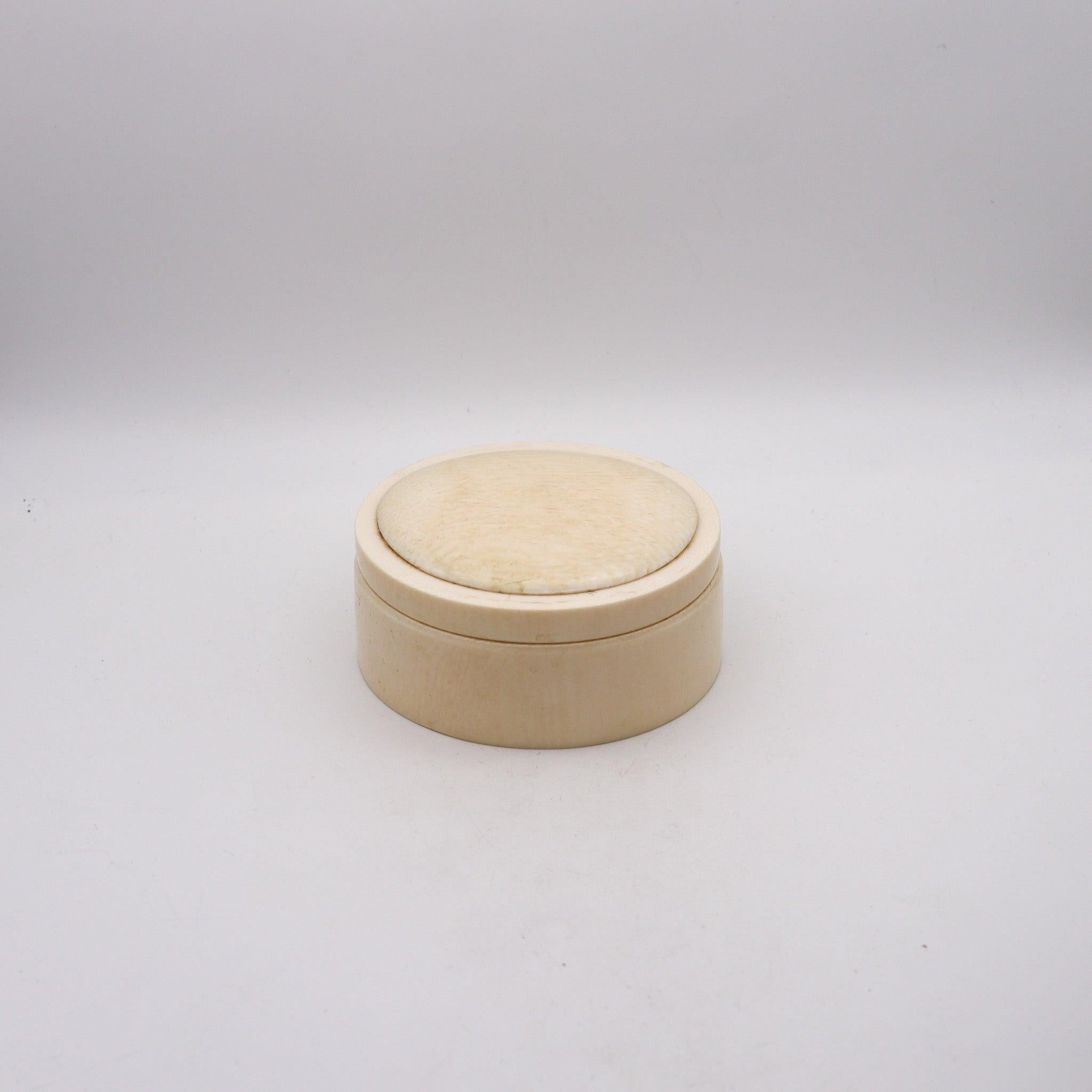 EDWARDIAN 1900 British Oval Box With Lid Carved In Ivory For Sale at ...