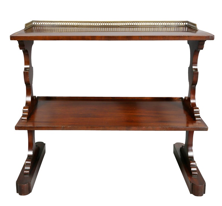 Edwardian Mahogany and Crossbanded End Table For Sale at 1stDibs