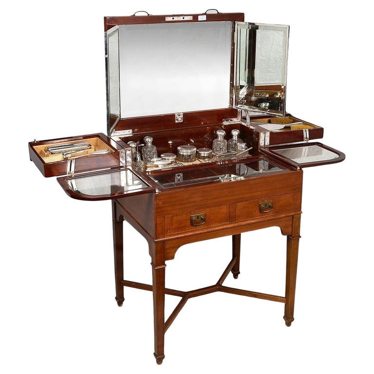 Edwardian Mahogany fitted dressing table, circa 1900 For Sale at 1stDibs
