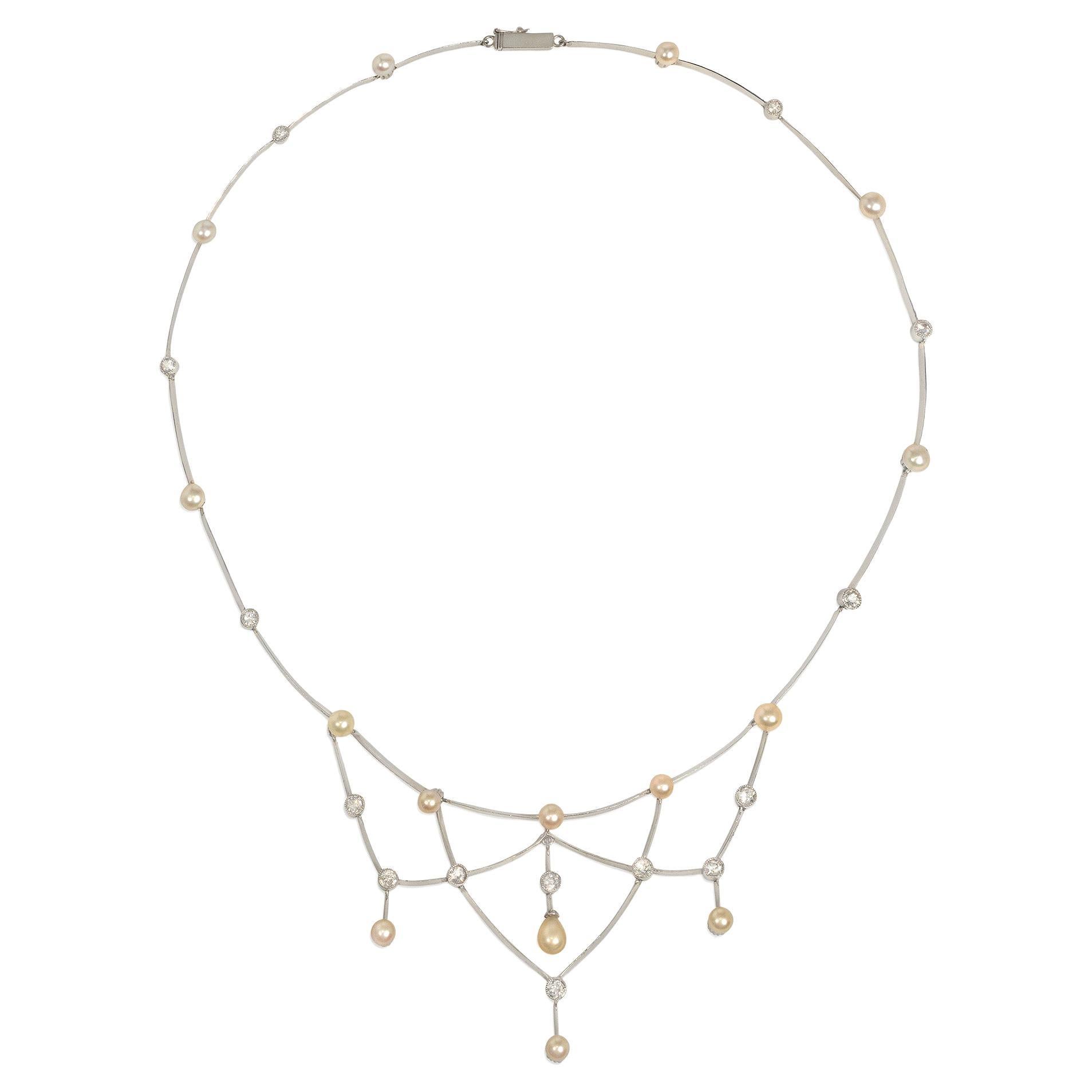 Edwardian Diamond and Emerald Festoon Swag Necklace For Sale at 1stDibs