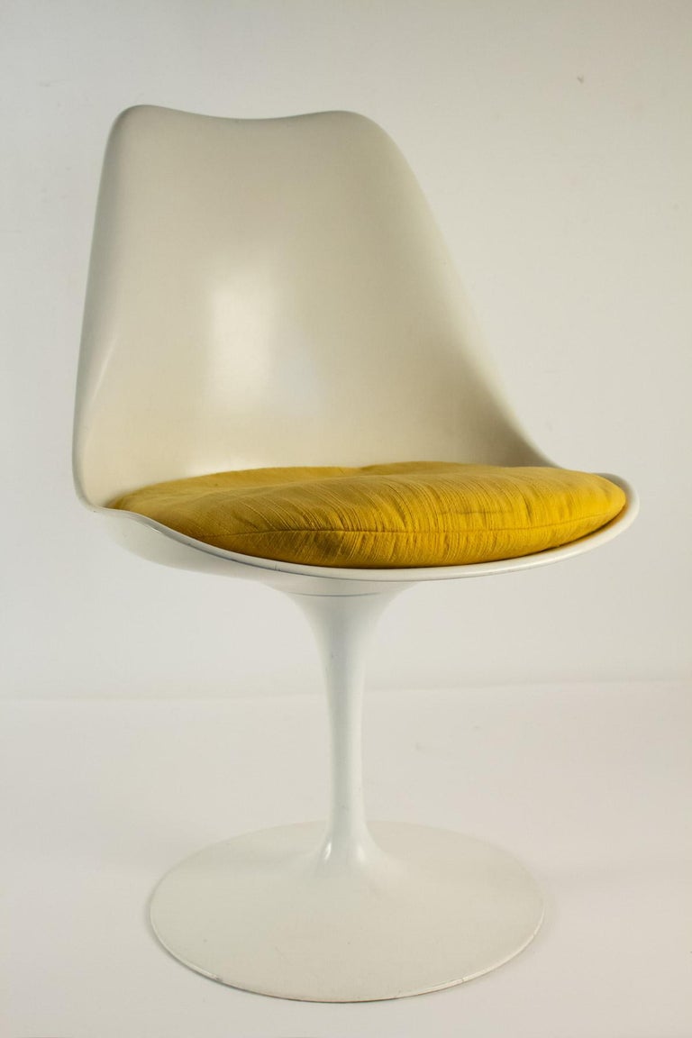 Eero Saarinen et Edition Knoll Set of 2 Swiveling Tulip Chairs, 1956 ...