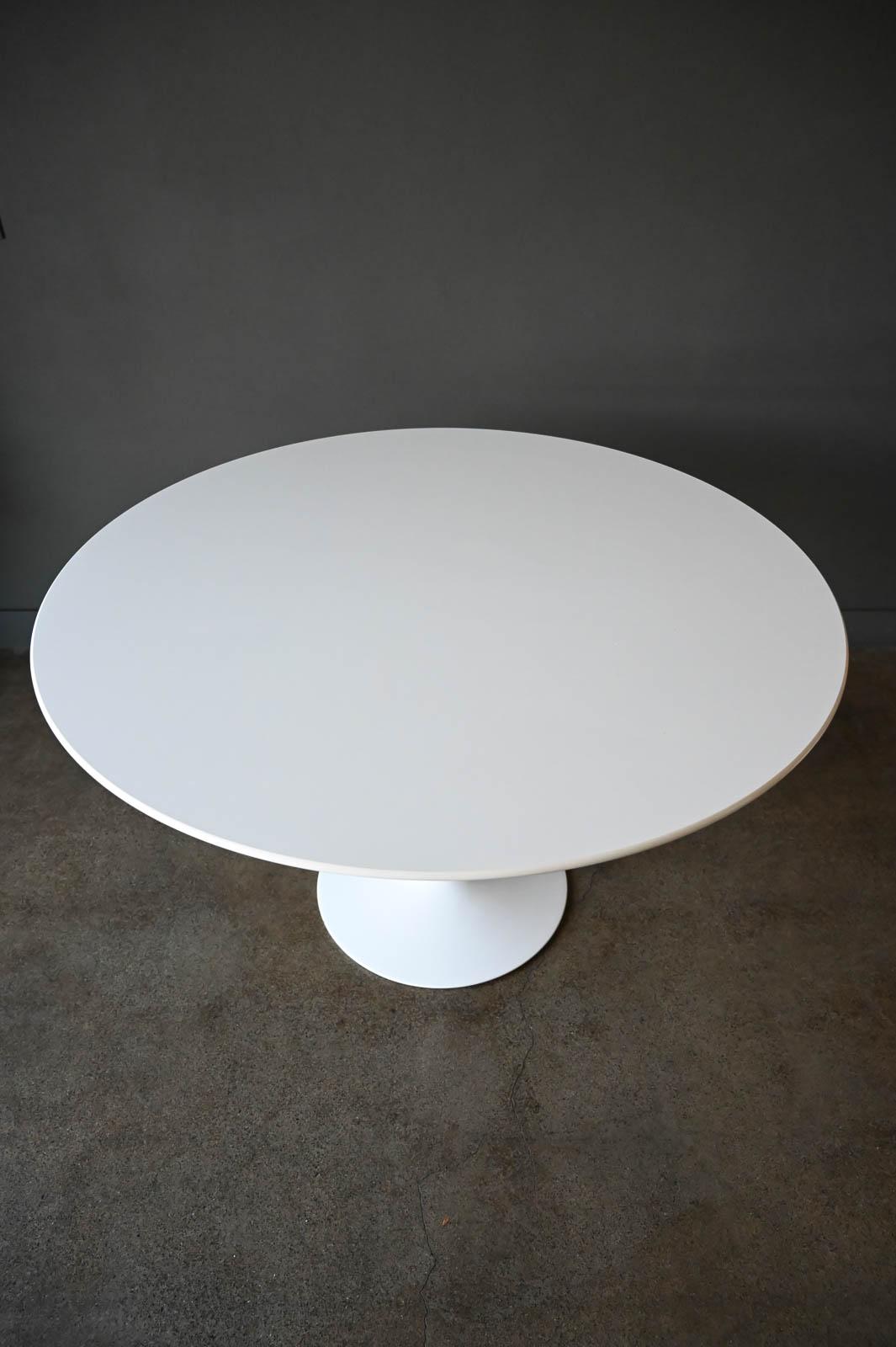 Eero Saarinen for Knoll Italy Tulip Dining Table, circa 2015 For Sale ...
