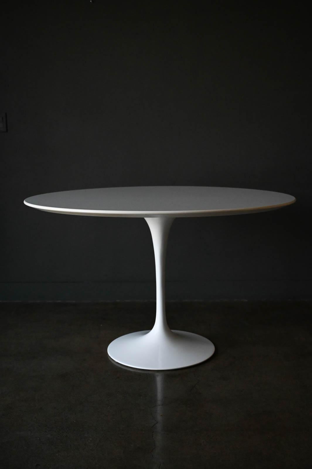 Eero Saarinen for Knoll Italy Tulip Dining Table, circa 2015 For Sale ...